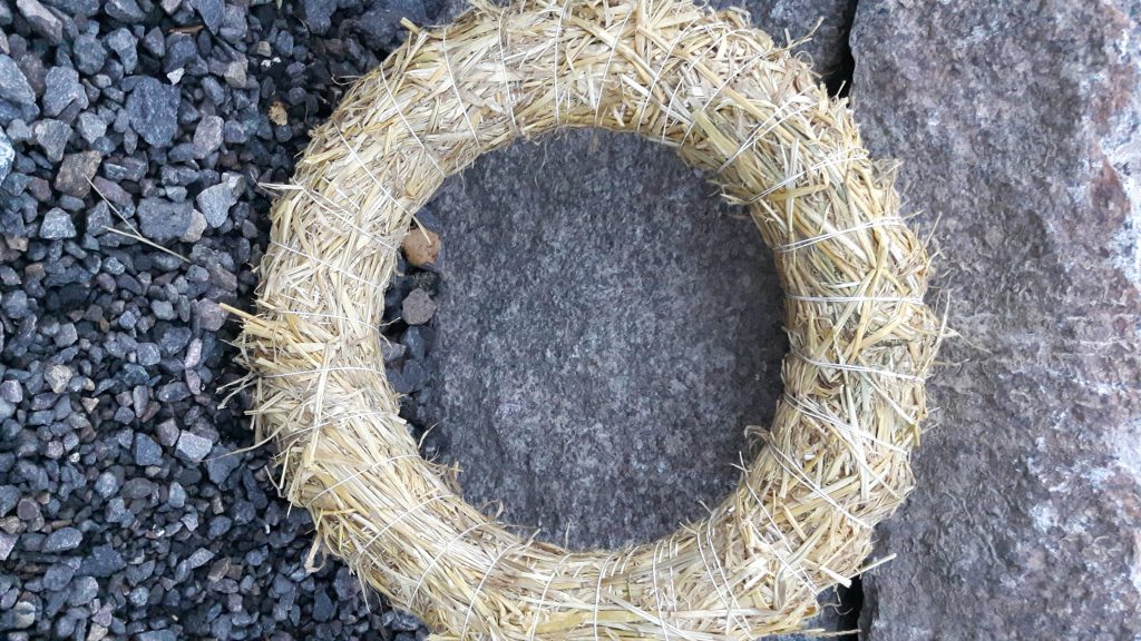 Halmkrans 40 cm – Bakåsen Lille